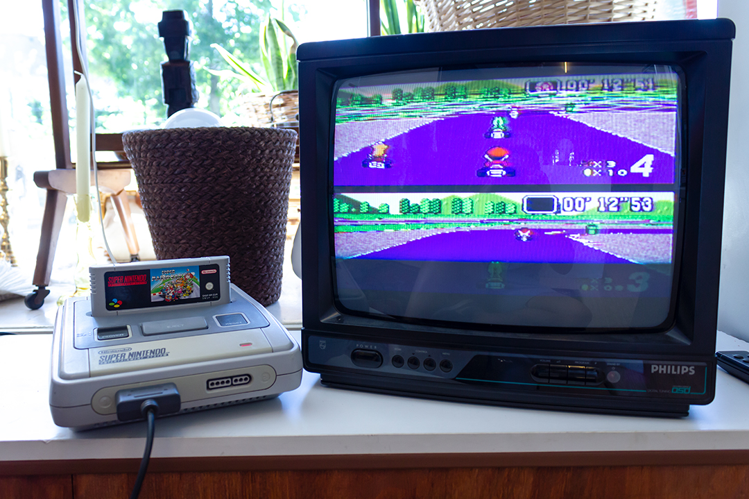 Super Nintendo SNES 1992 vintage + Mario Kart en Road Runner + 2 ...